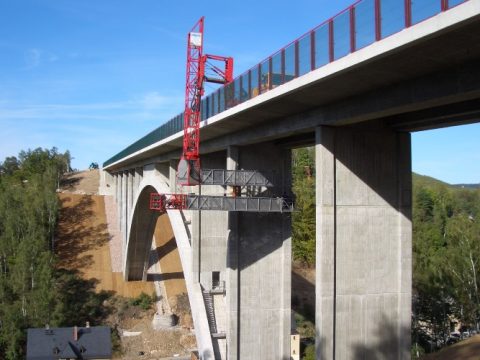 WEMO-tec: Inspection of bridge arch - MOOG Brückenzugangstechnik - Under Bridge Access Solutions