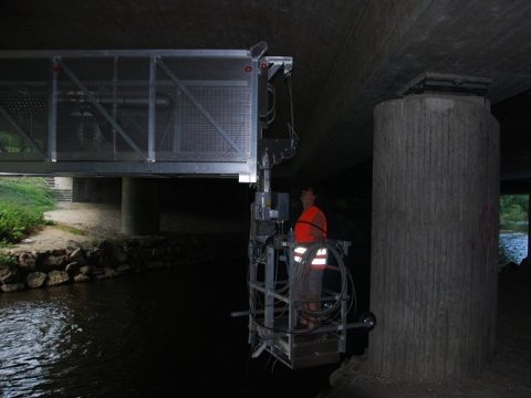 MBI 140-1,4/S truck mounted - MOOG Brückenzugangstechnik - Under Bridge ...
