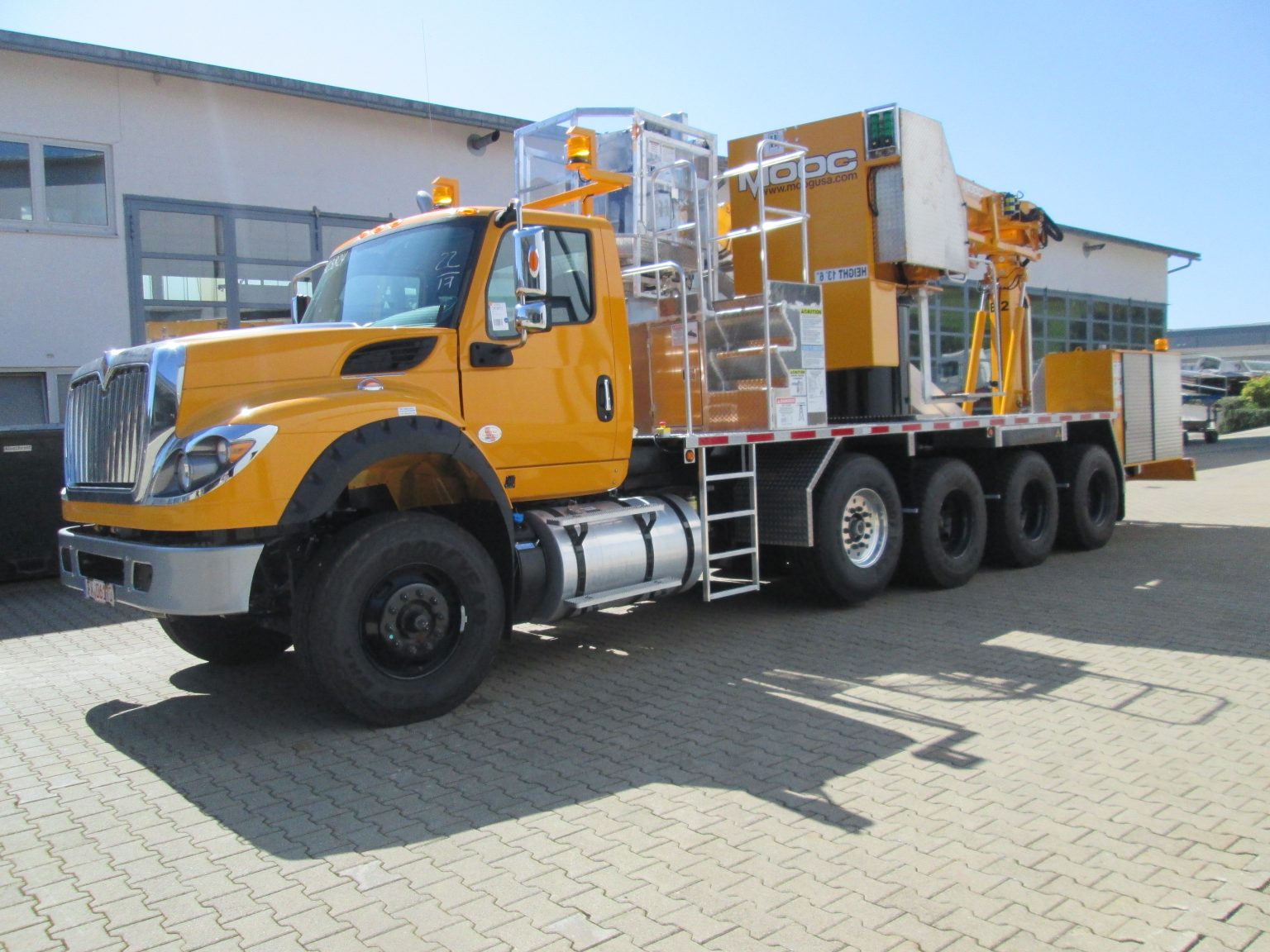 The State of NEW YORK expands its MOOG fleet with another four MBL 1600 ...